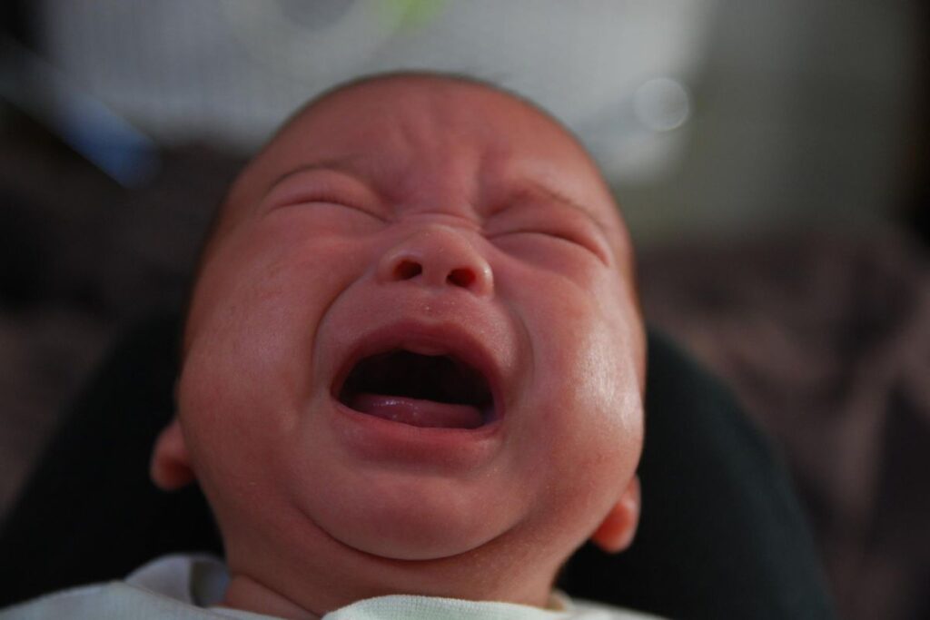 Paediatrician explains why some babies cry at night | Royal News
