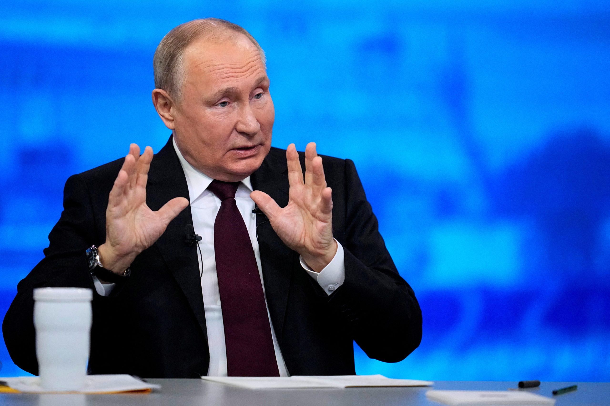 Russia 2024: Putin registers as candidate for next presidential ...